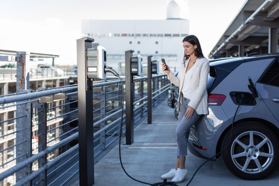 Who we are Experts in intelligent charging solutions reev