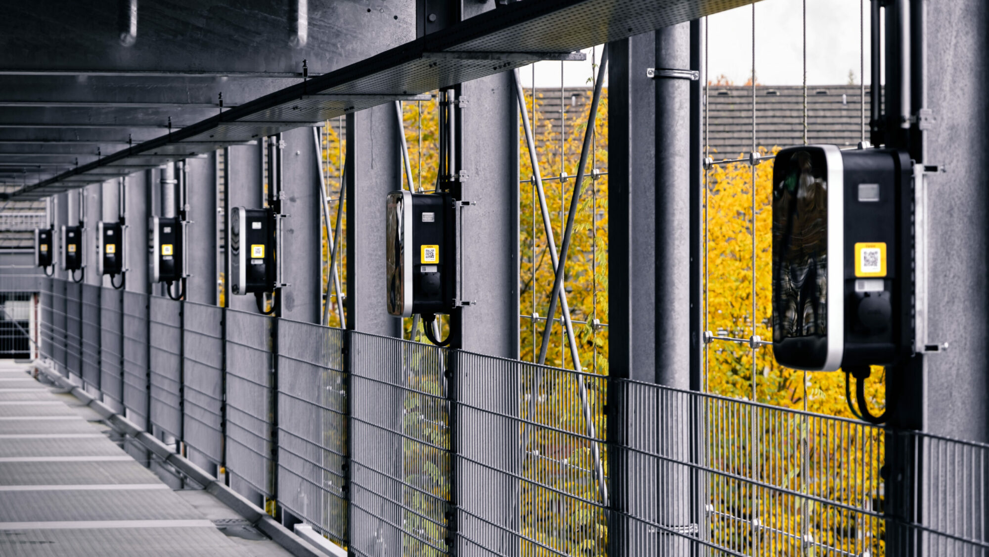 Der Schlüssel für eine effiziente Ladeinfrastruktur: Das reev Energiemanagementsystem - reev