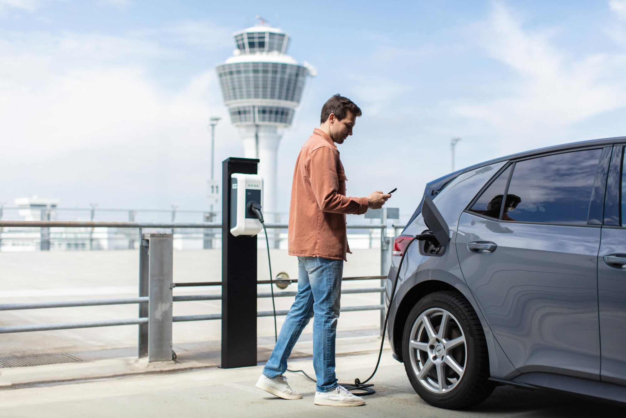 eMobility charging management made easy with the reev software